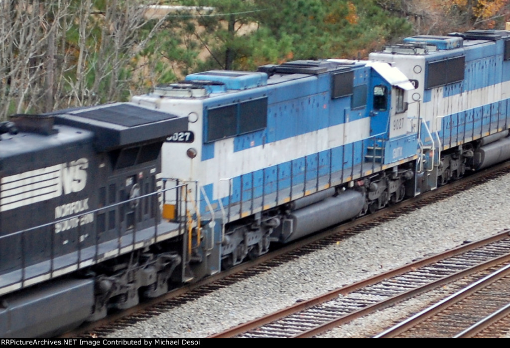 GMTX (ex Oakway) SD-60 #9027 is the second unit on this westbound at Wagner Rd. OHB